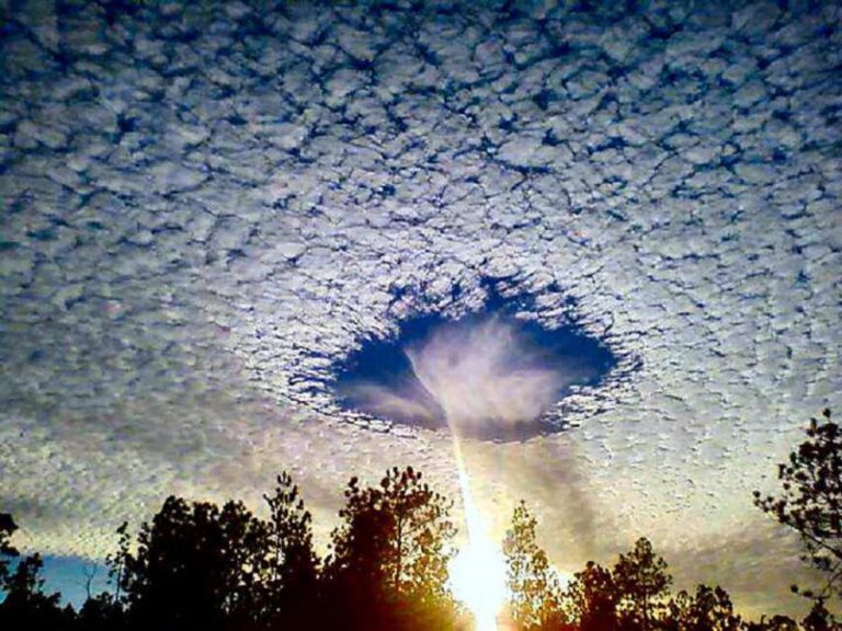 22 Ridiculously Cool Rare Natural Phenomena That Happen on Earth - Emlii