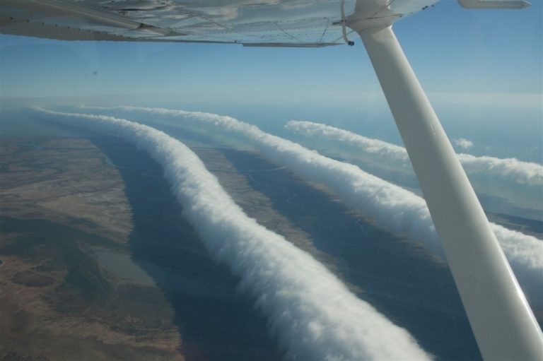 22 Ridiculously Cool Rare Natural Phenomena That Happen on Earth - Emlii