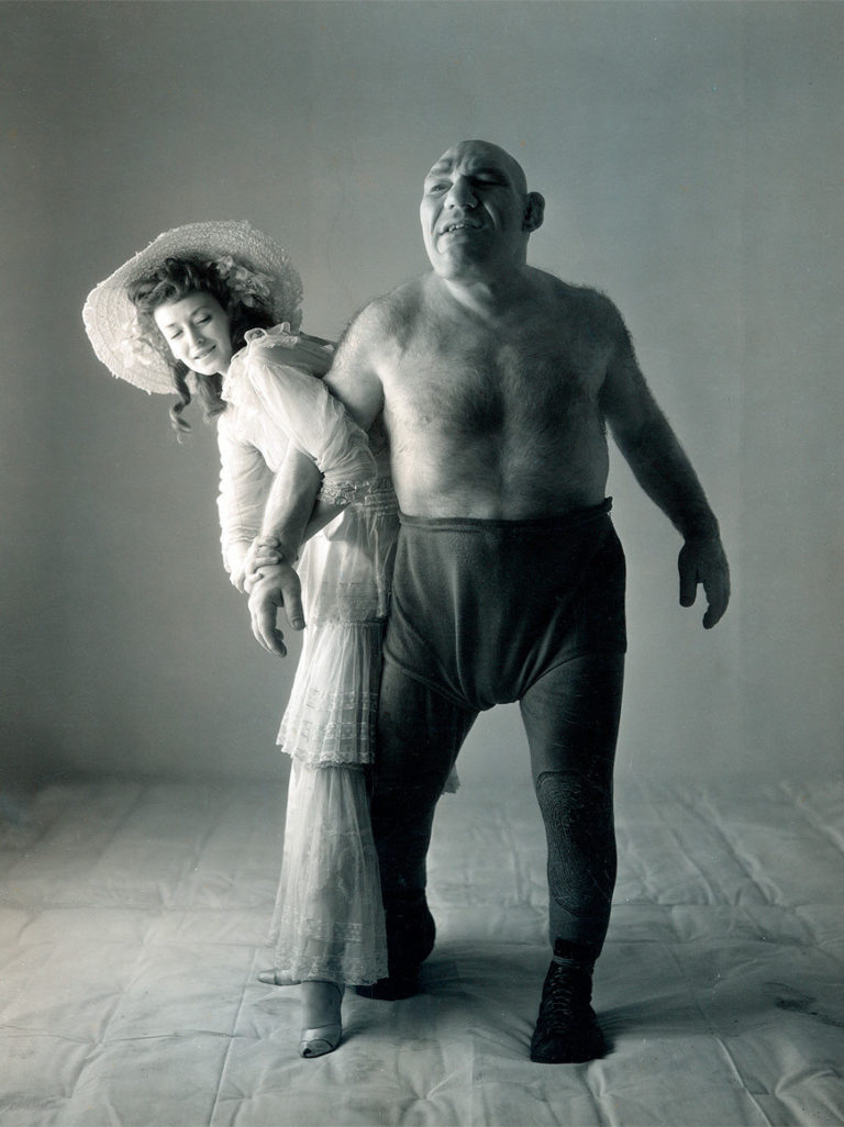 35 Downright Confusing and Creepy Images From The Past That Will Send ...
