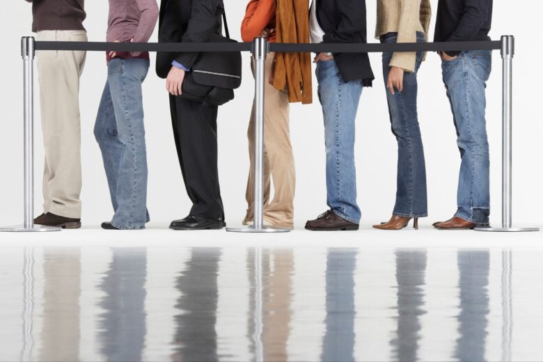8 Ways to Avoid Standing in Line - 2024 Guide - Emlii