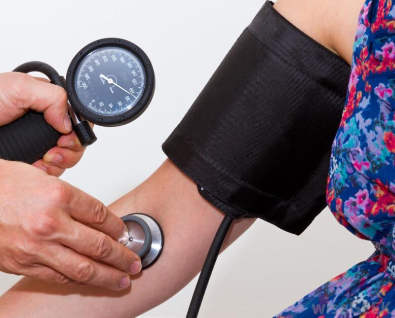 How to Maintain Healthy Blood Pressure Levels - 2024 Guide - Emlii