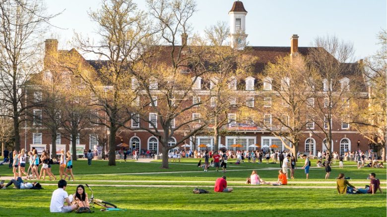 Essential Steps to Choose the Right College for You - Emlii Essential Steps to Choose the Right College for You - Emlii