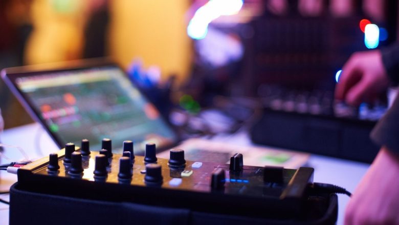 Stage and Sound Equipment Renting Tips For Your Next Event - Emlii