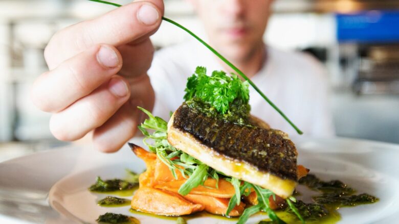 6 Reasons Why You Should Consider A Career In The Food Service Industry ...